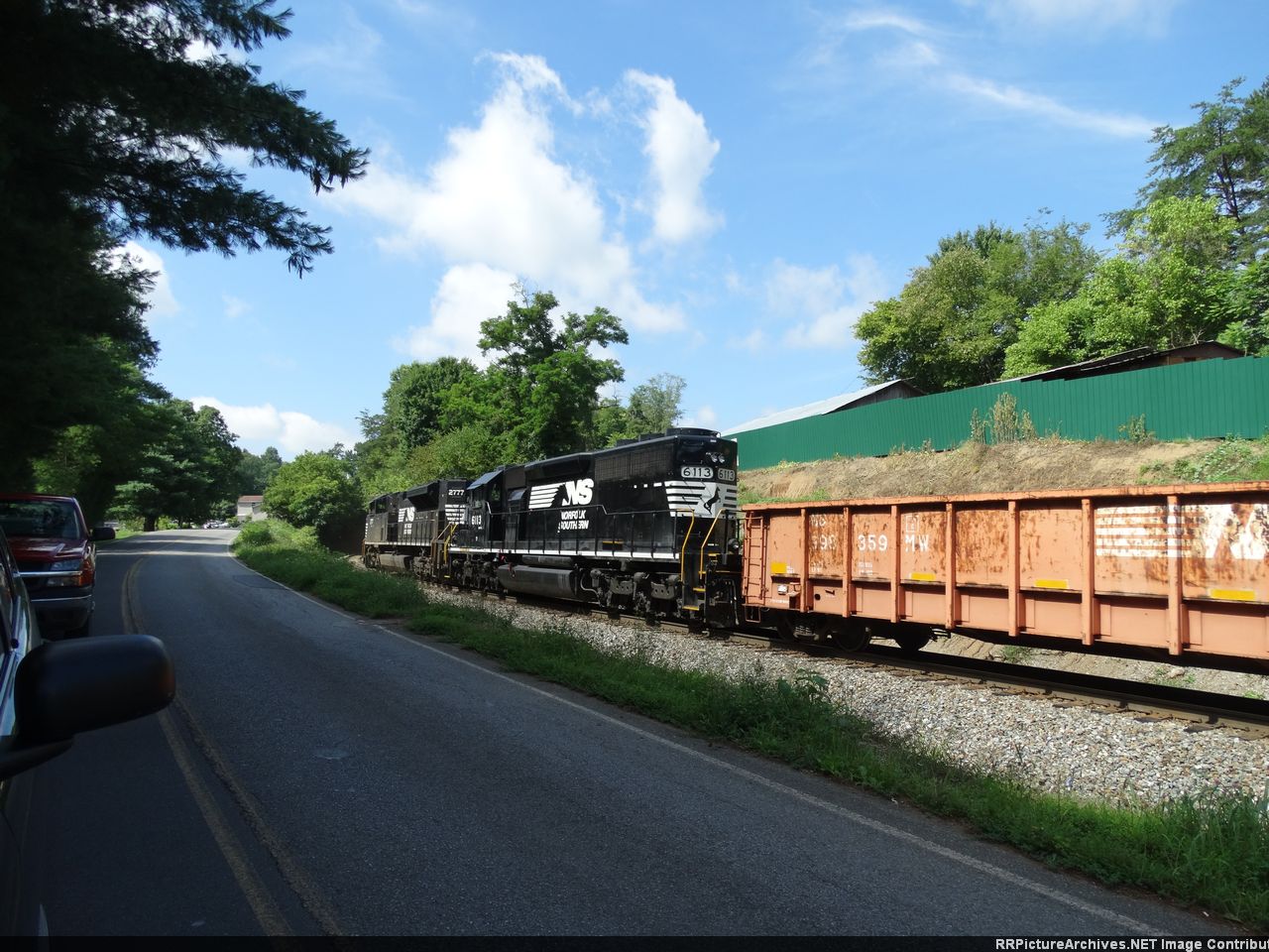 NS 6113 (the Newport switcher)pushes NS 135